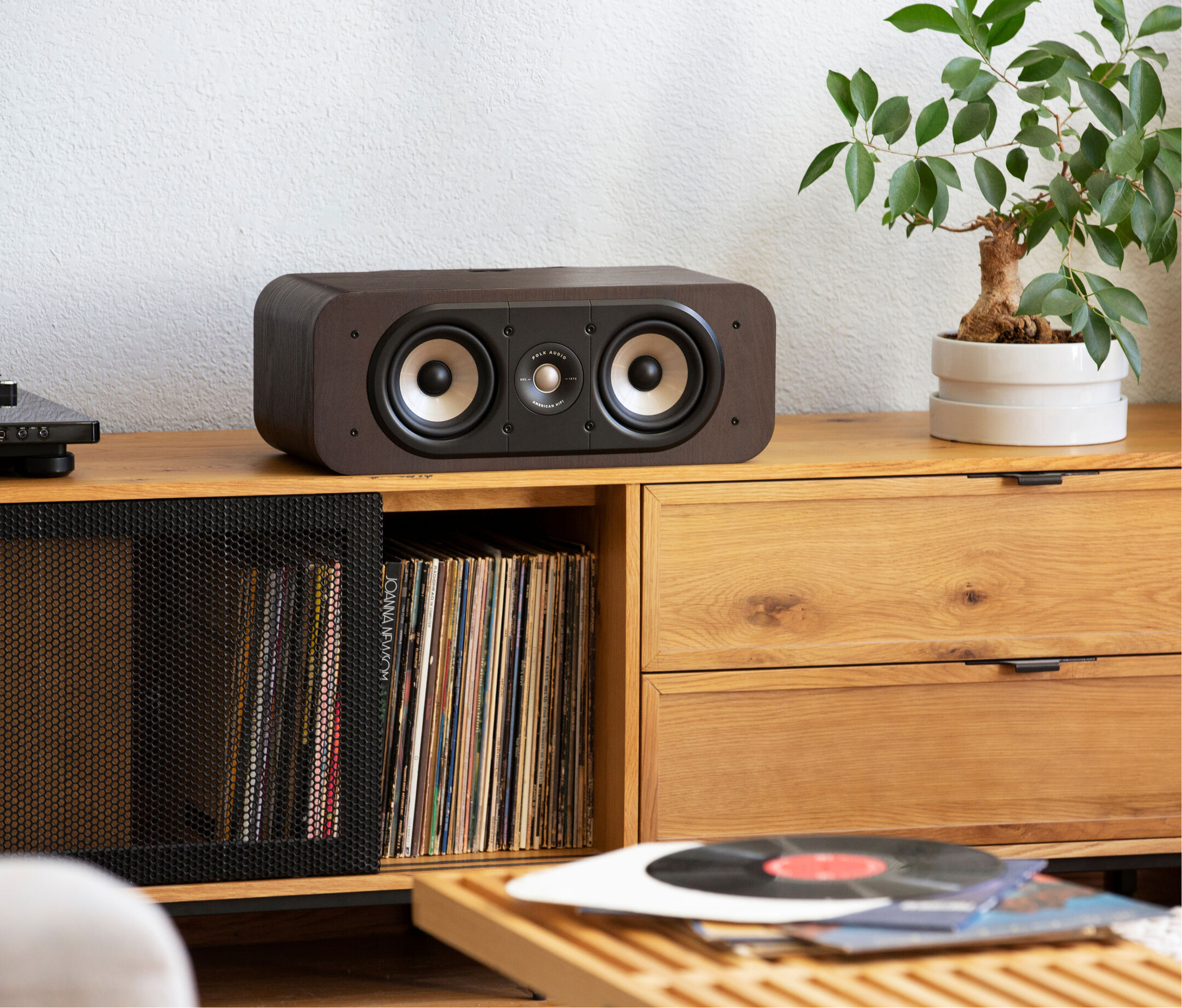 Signature Elite ES30 - High-Quality Center Channel Speaker | Polk Audio ...
